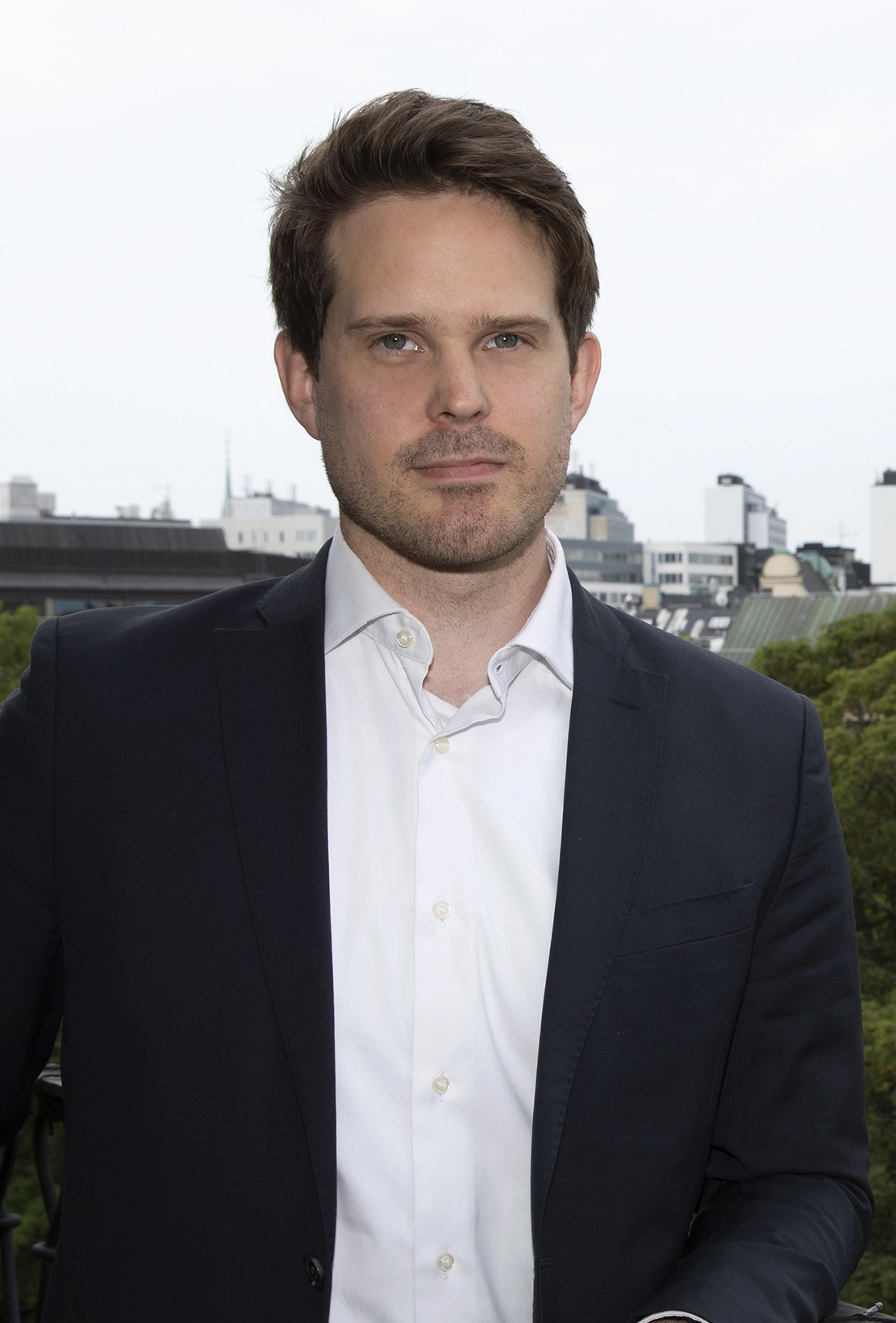 Biomedicine bachelor alumnus Peter works with investor relations within ...